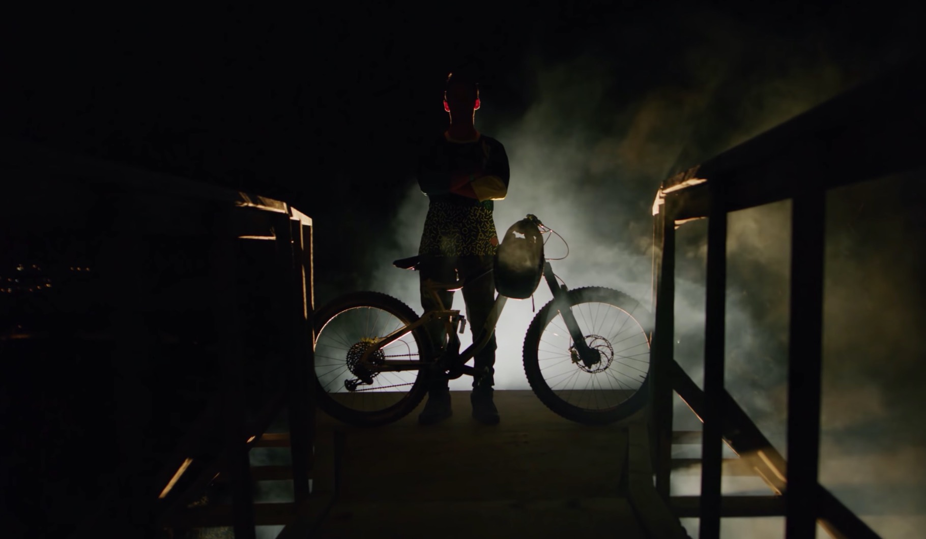 Day & Night with Sam Pilgrim: Licht aus, Licht an - MTB-News.de